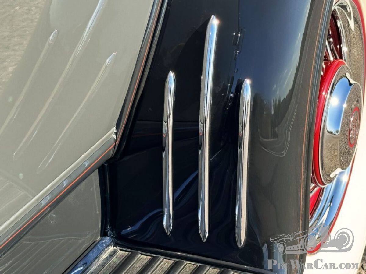 Car Chrysler CL Imperial Custom Phaeton 1933 for sale - PreWarCar