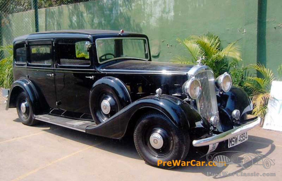Fifteen Maharajas on their way to Paris - PreWarCar