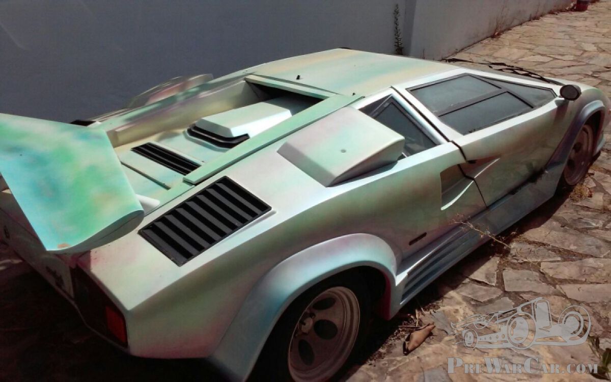 Still possible? An abandoned Countach? - PreWarCar
