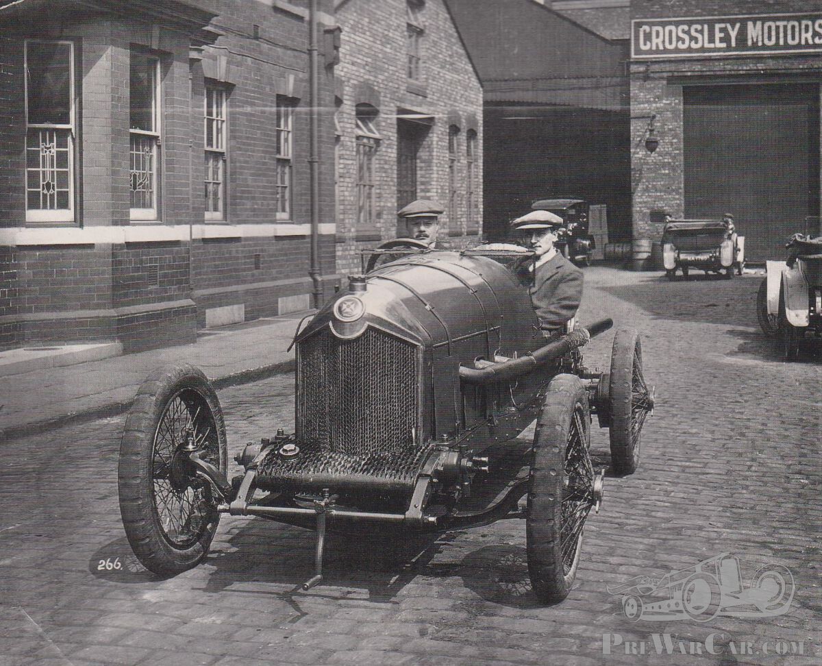 A Crossley being unloaded in the harbour of Rotterdam - PreWarCar