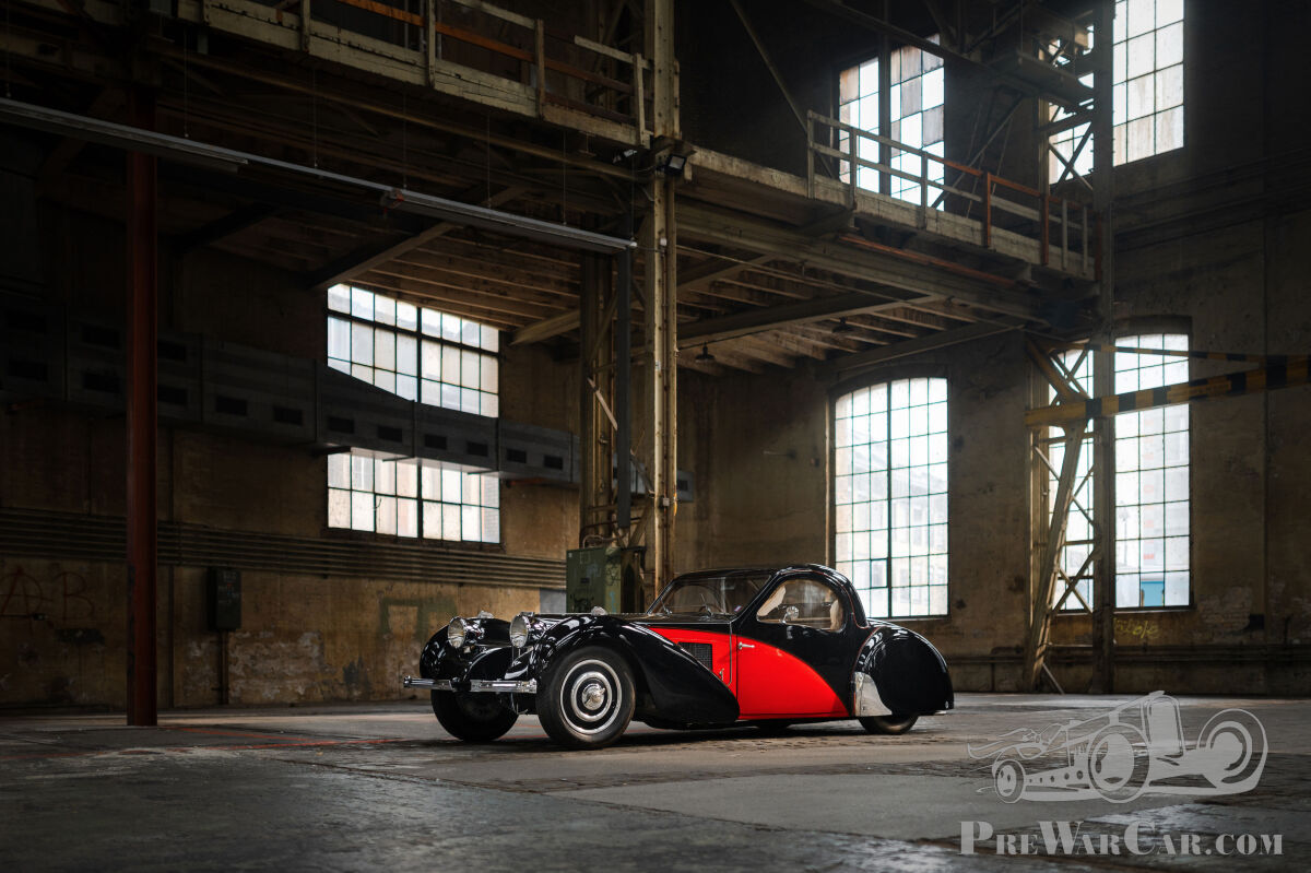 Het kenmerkende silhouet van een Bugatti Atalante is ware kunst De ...