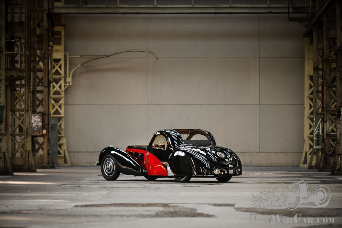 Het kenmerkende silhouet van een Bugatti Atalante is ware kunst De ...