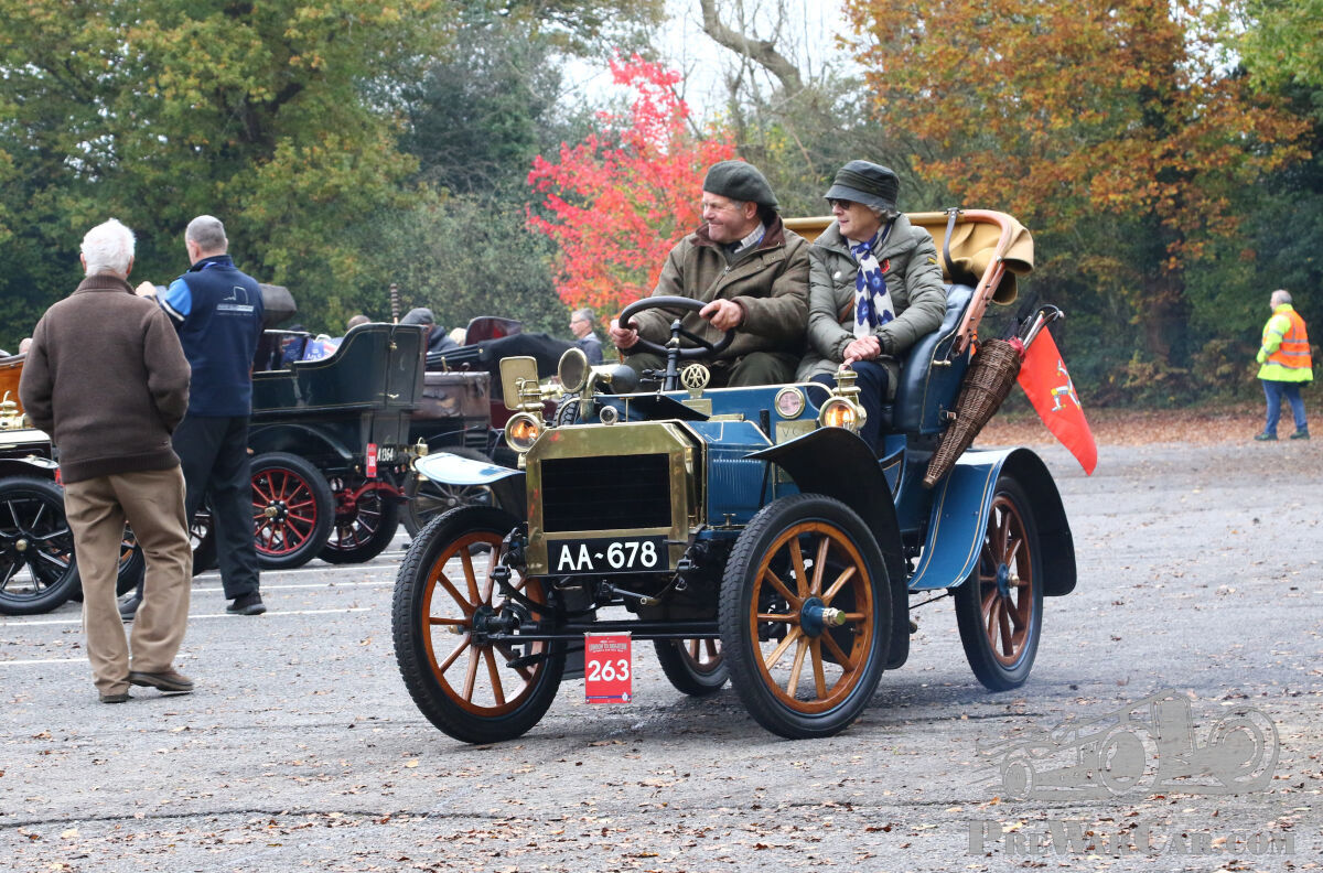 Characters of Crawley: Veterans through the lens of Adrian Berg - PreWarCar