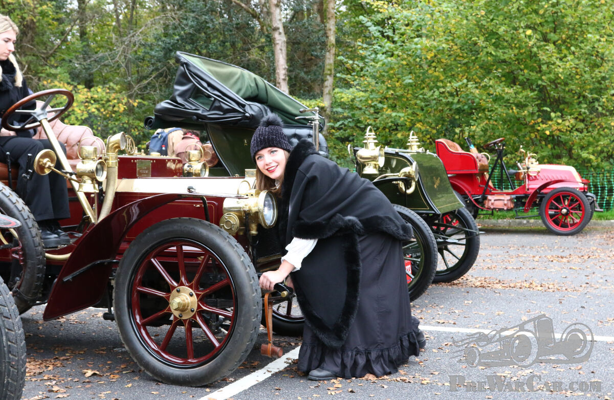 Characters of Crawley: Veterans through the lens of Adrian Berg - PreWarCar