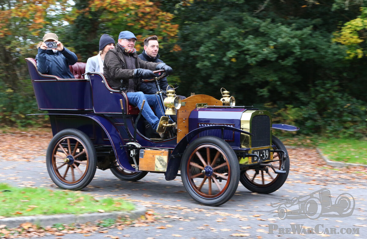 Characters of Crawley: Veterans through the lens of Adrian Berg - PreWarCar