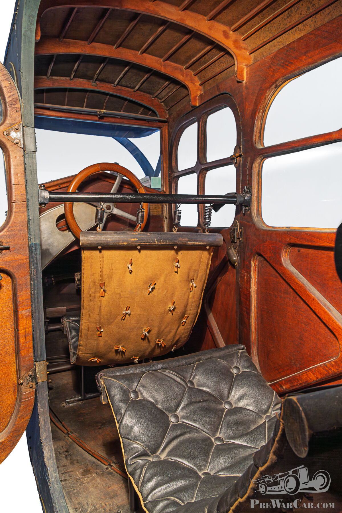 An airplane without wings – an original 1921 Leyat Hélica 2H Conduite ...