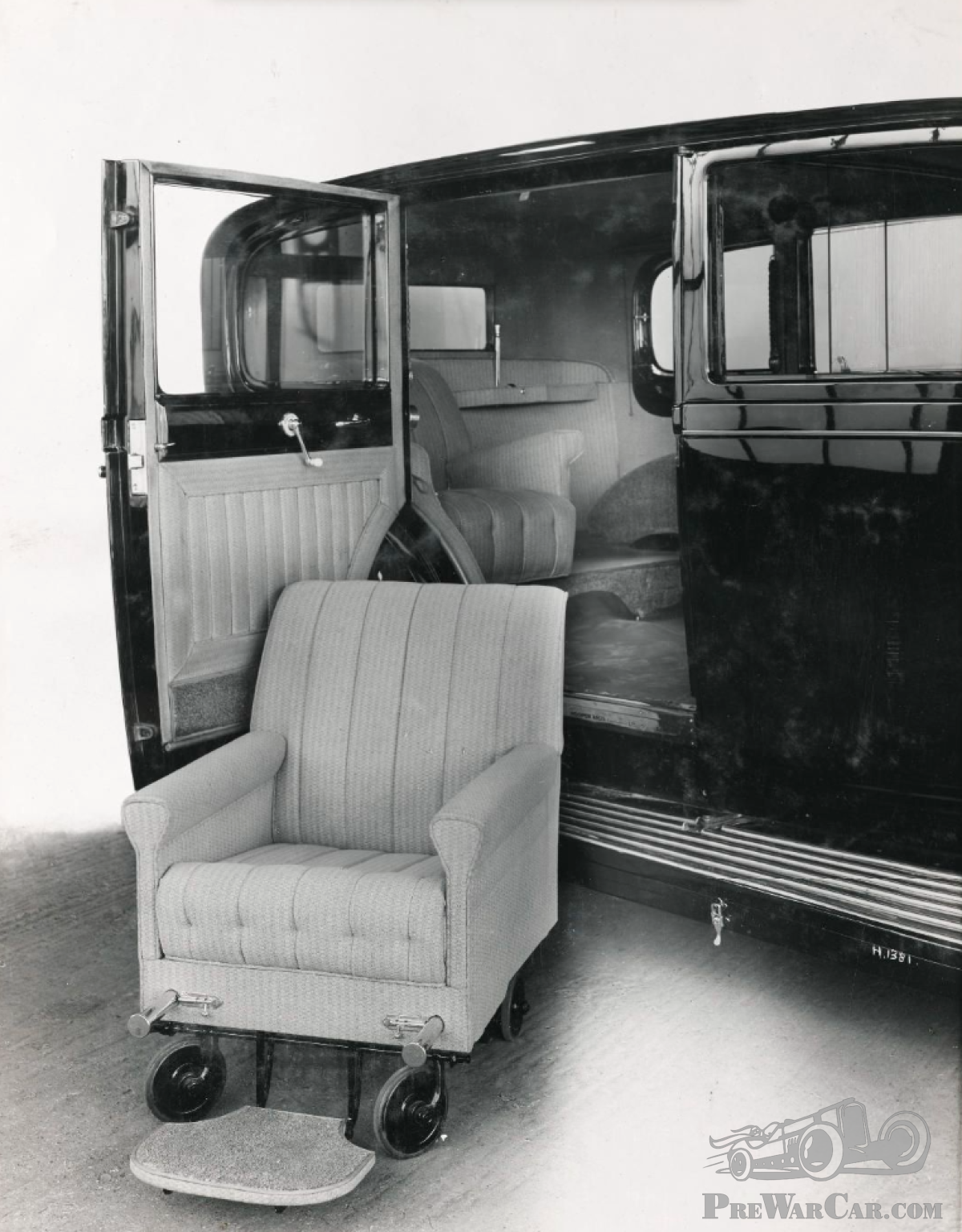 Mobile thrones by Hooper & Co.; fit for a King? - PreWarCar