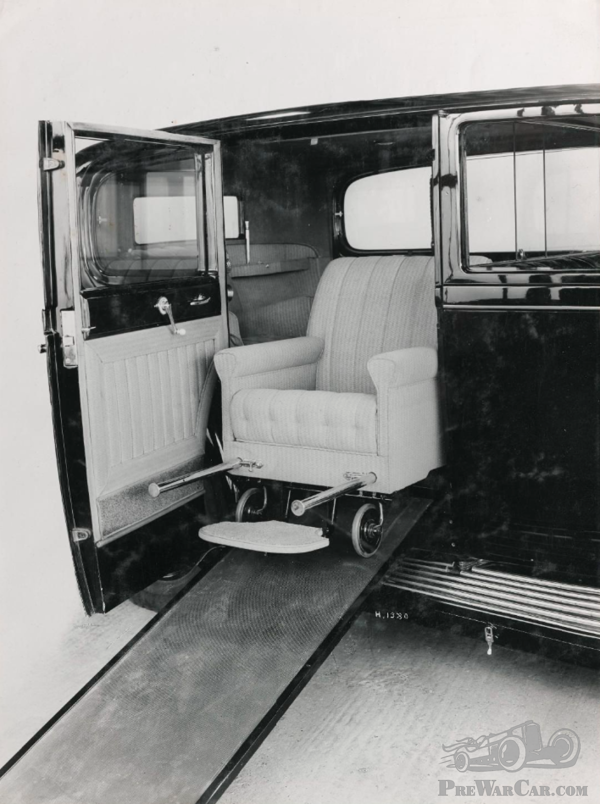 Mobile thrones by Hooper & Co.; fit for a King? - PreWarCar